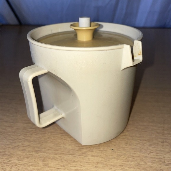 Tupperware | Kitchen | Vintage Tupperware Almond Sugar Container 4153 ...